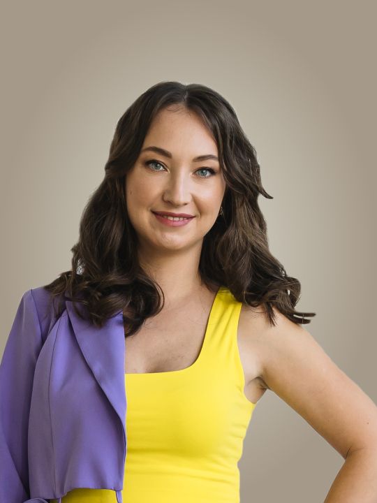 Яна Романюк - журналист-копирайтер Первый Бит/Performance